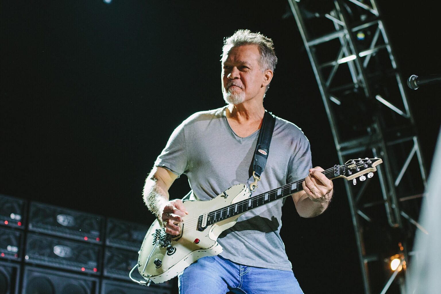Eddie Van Halen: El nacimiento de una leyenda de la guitarra - Mentes ...